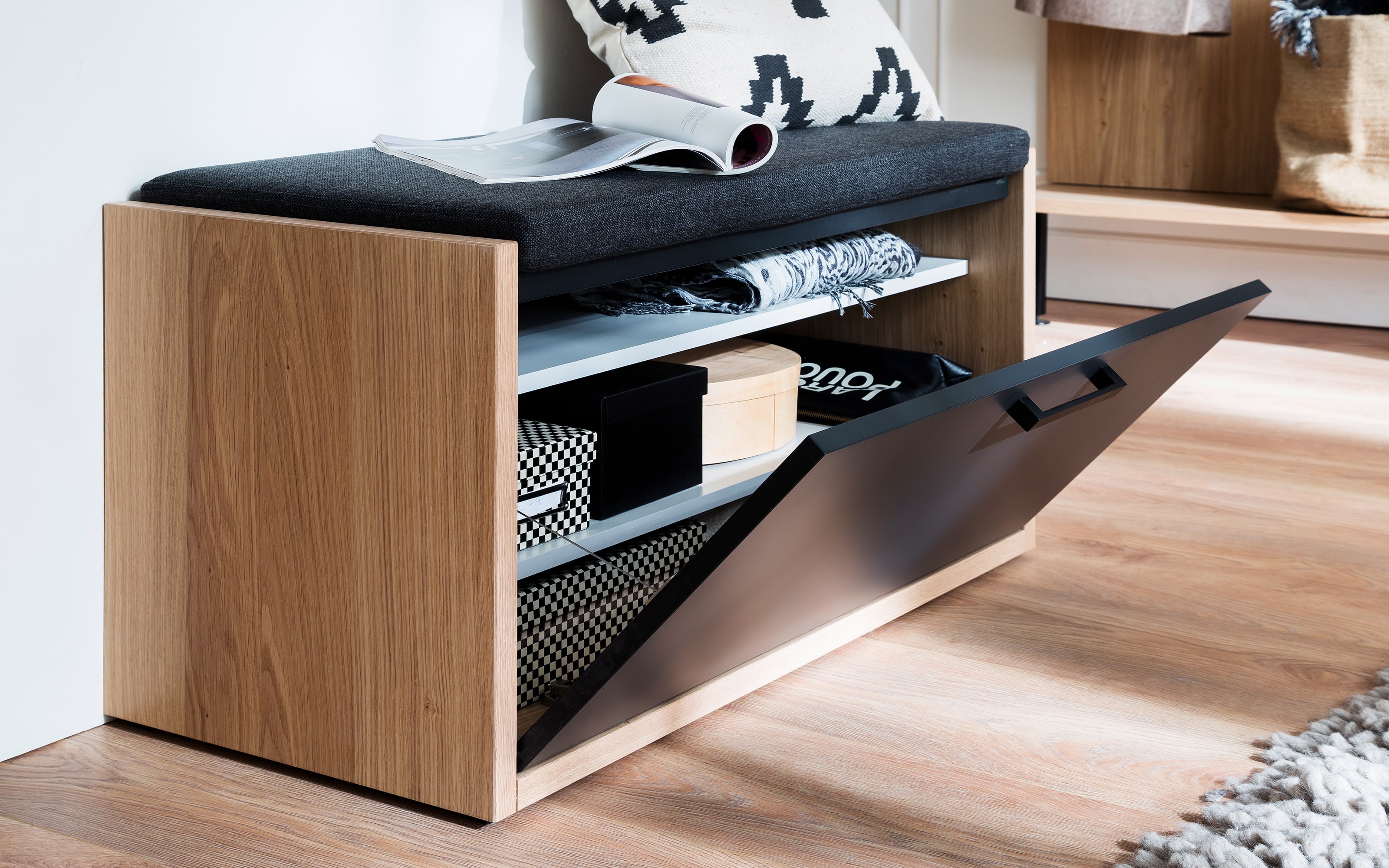 Garderobenbank Limu aus Wildeiche bianco/anthrazit online bei Hardeck ...