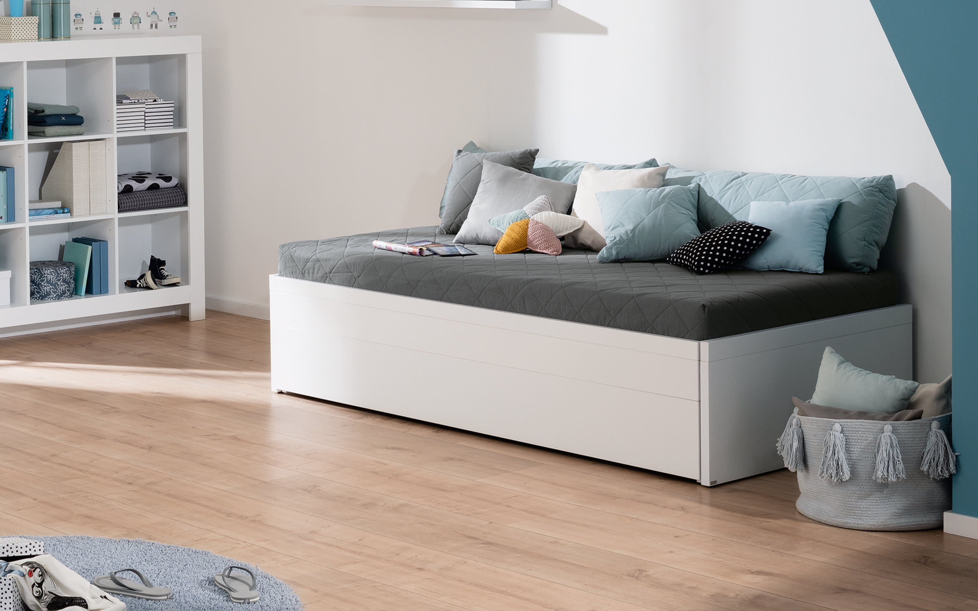 Universalliege Flynn, kreideweiß, ausziehbar zum Doppelbett, 200 x 198 ...